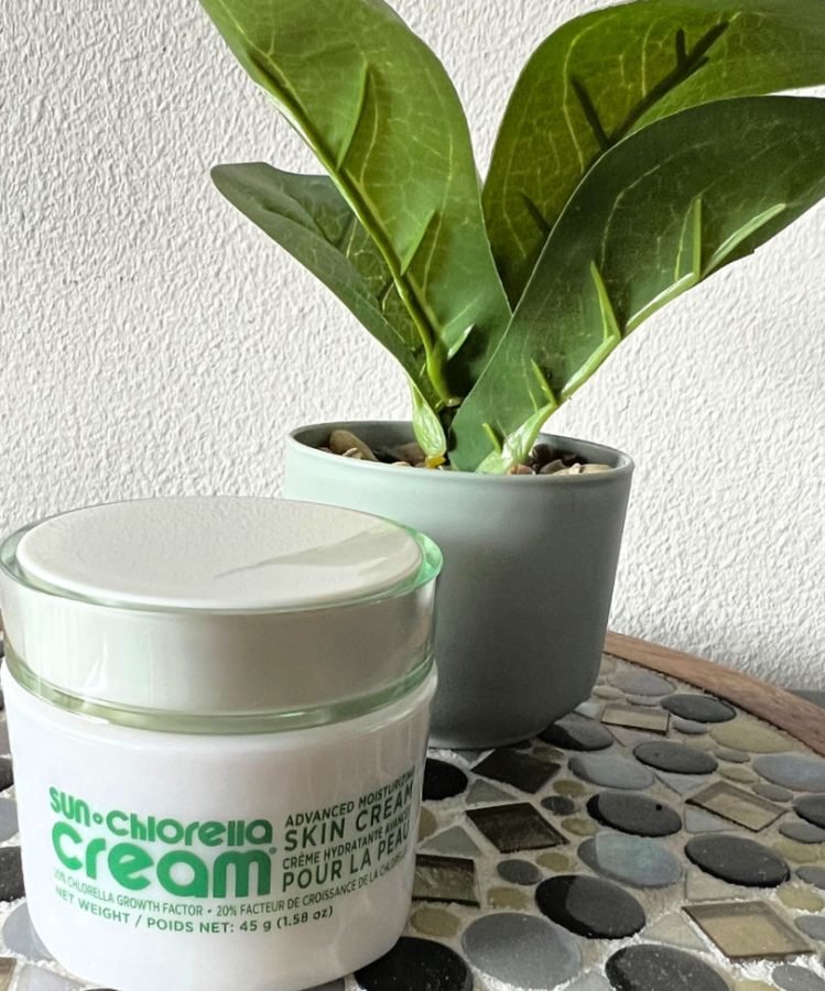 Sun Chlorella contains Chlorella Growth Factor packed with anti-aging